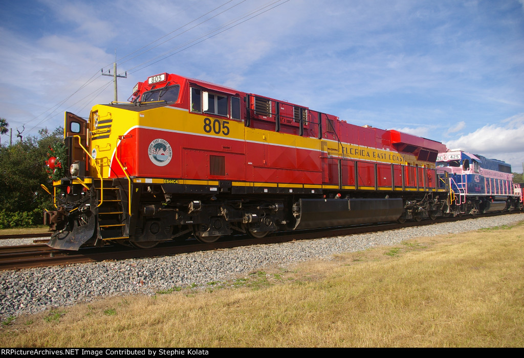 FEC 805 ON SANTA TRAIN